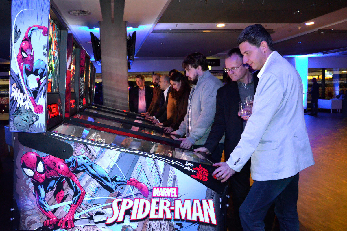 Flippery | wynajem na imprezy firmowe, spotkania | RETRO games